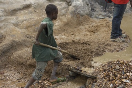 East Africa’s sand minors dig deep for cash - ENACT Africa